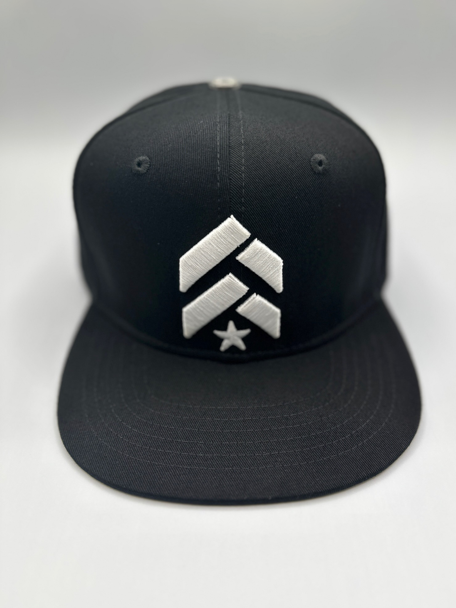 ORIGINAL BARRY'S FLAT VISOR - BLACK & WHITE LOGO – House of Caps Group